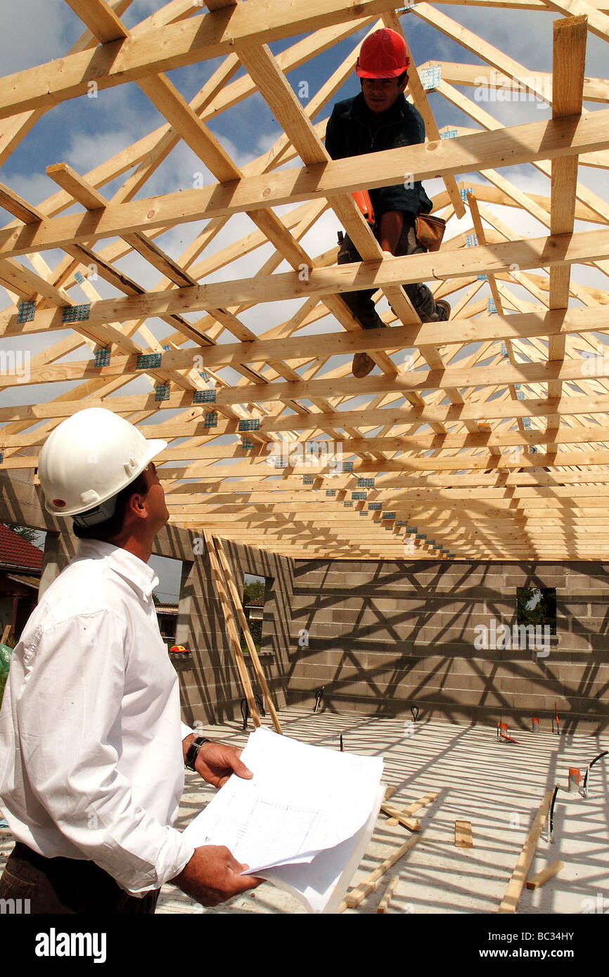 Construction of a roof Stock Photo - Alamy