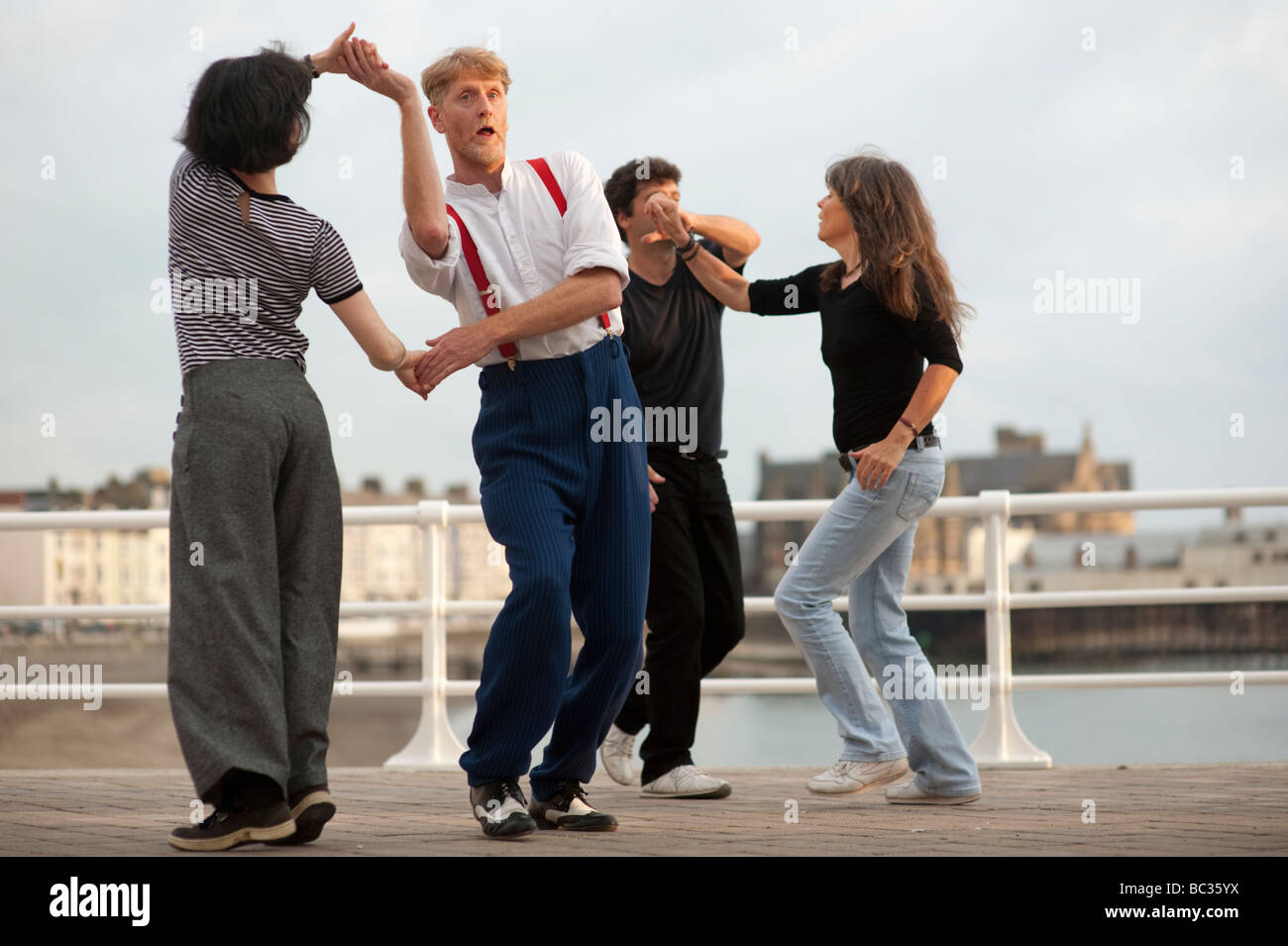 Swing dancing outdoors hi-res stock photography and images - Alamy