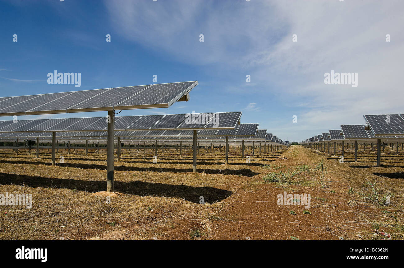 Serpa (Portugal) : Solar photovoltaic power plant Stock Photo - Alamy