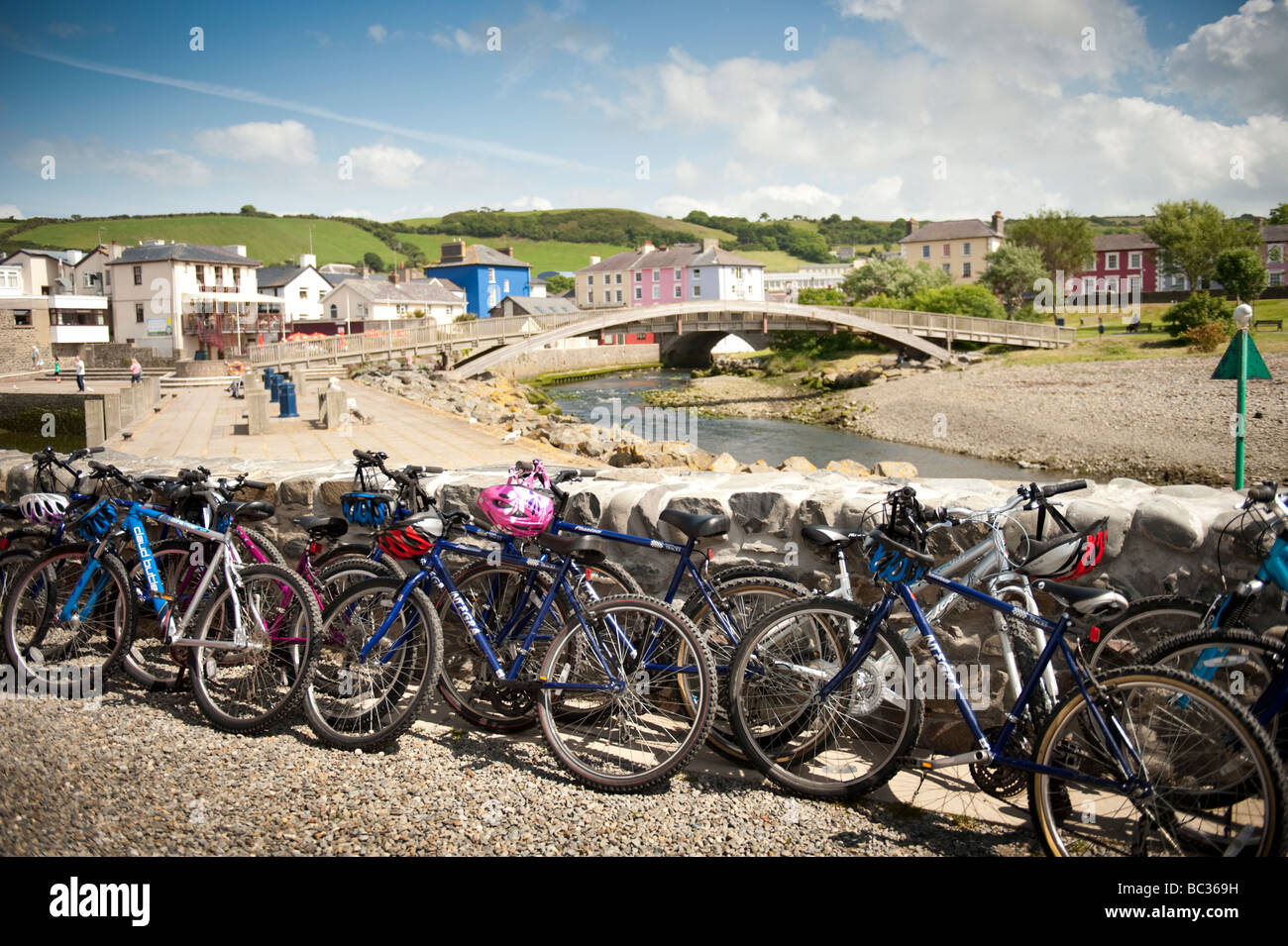 Village green wales hi-res stock photography and images - Alamy