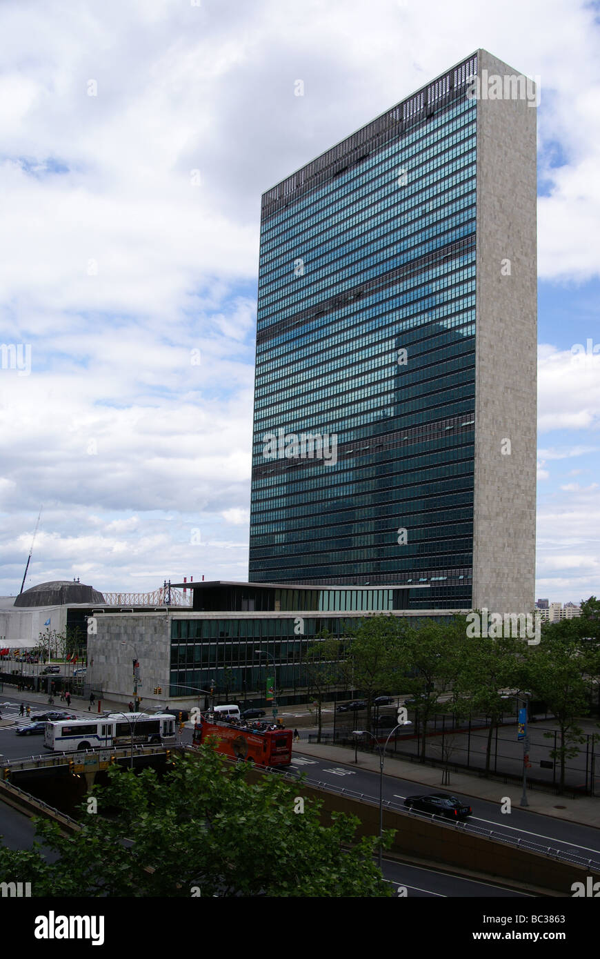 United nations building new york hi-res stock photography and images ...