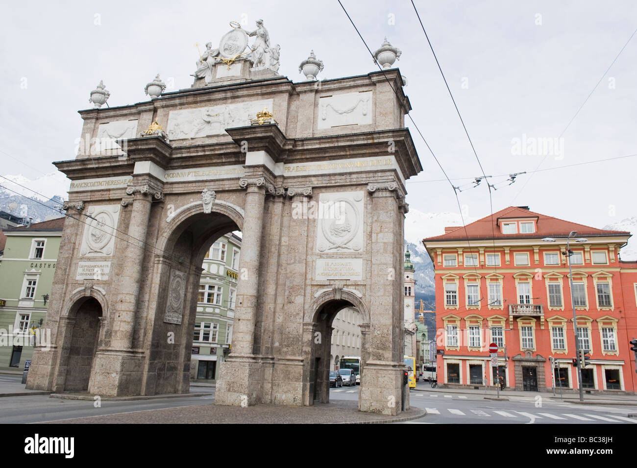Old buildings innsbruck hi-res stock photography and images - Alamy