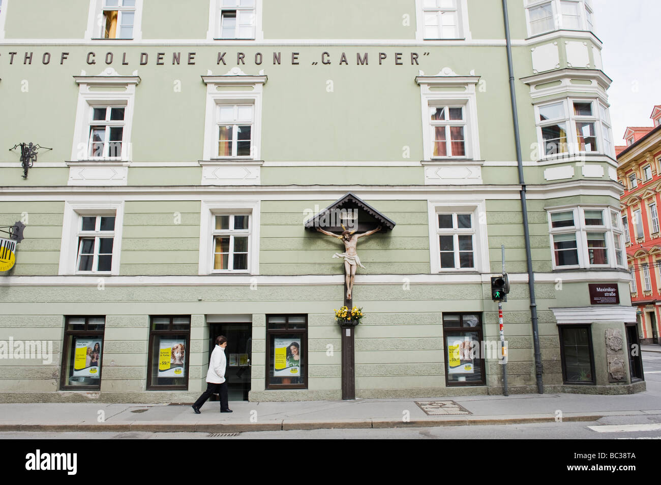 Historic buildings innsbruck hi-res stock photography and images - Alamy