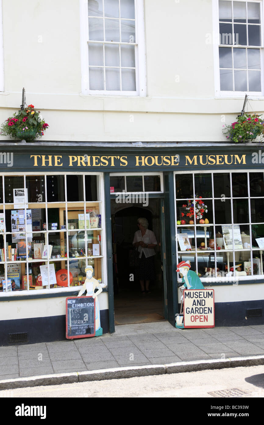 The Priest s House Museum Wimborne Dorset Stock Photo - Alamy
