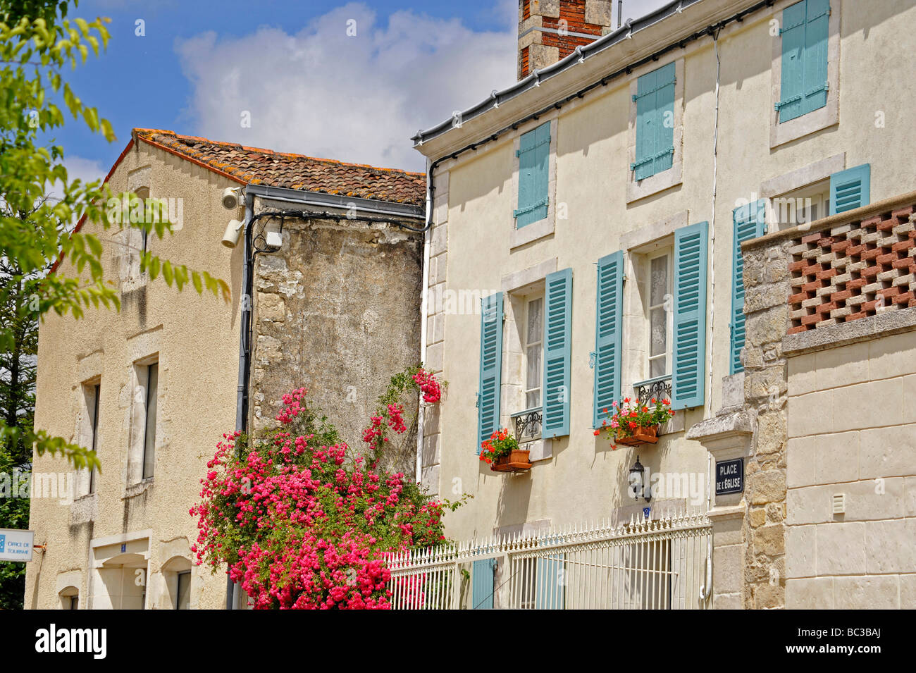Old French architecture in the Marais Poitevin, France Stock Photo - Alamy