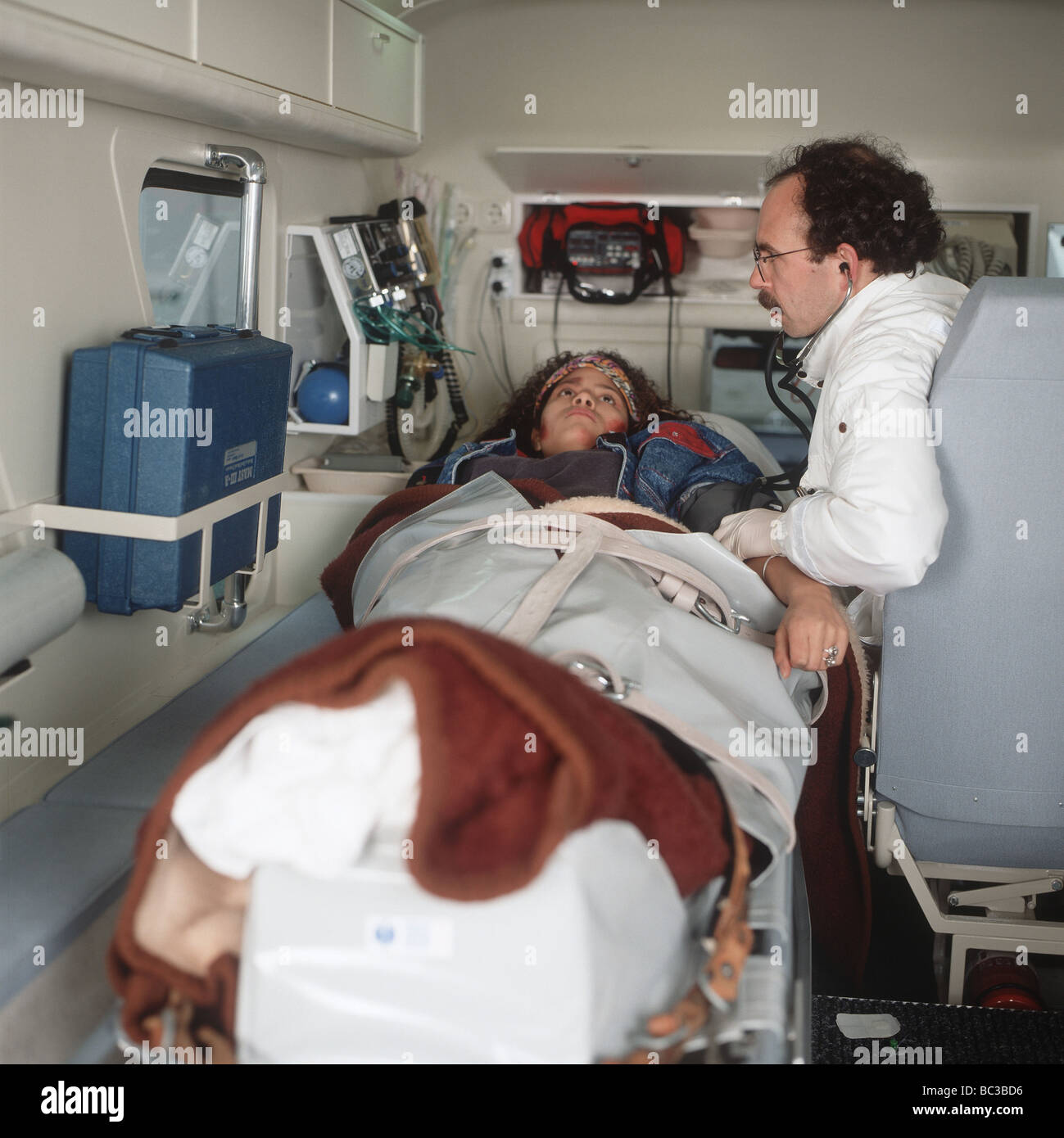 Emt stretcher ems ambulance hi-res stock photography and images - Alamy