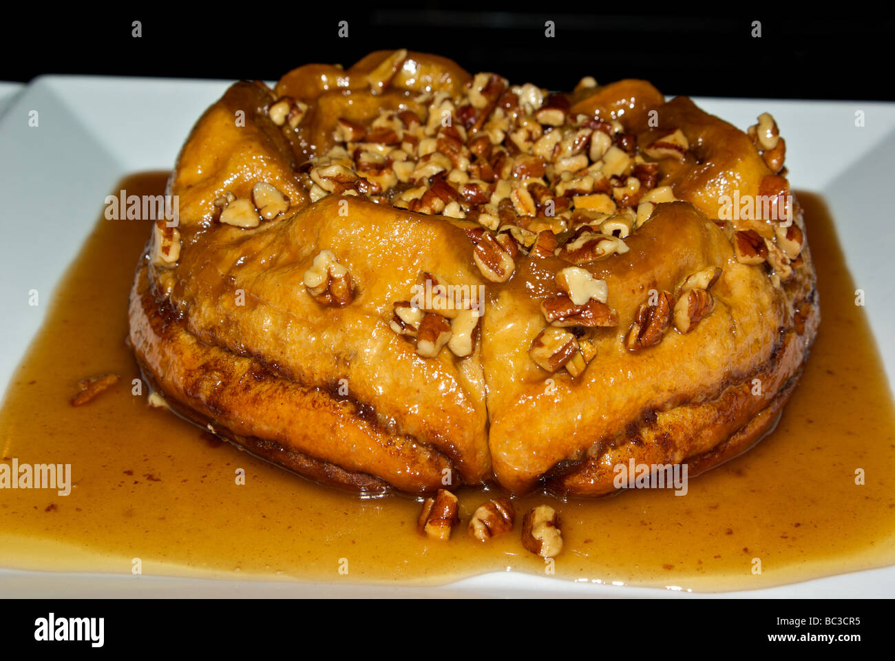Renowned huge Green Turtle Inn sticky cinnamon buns with extra butter ...