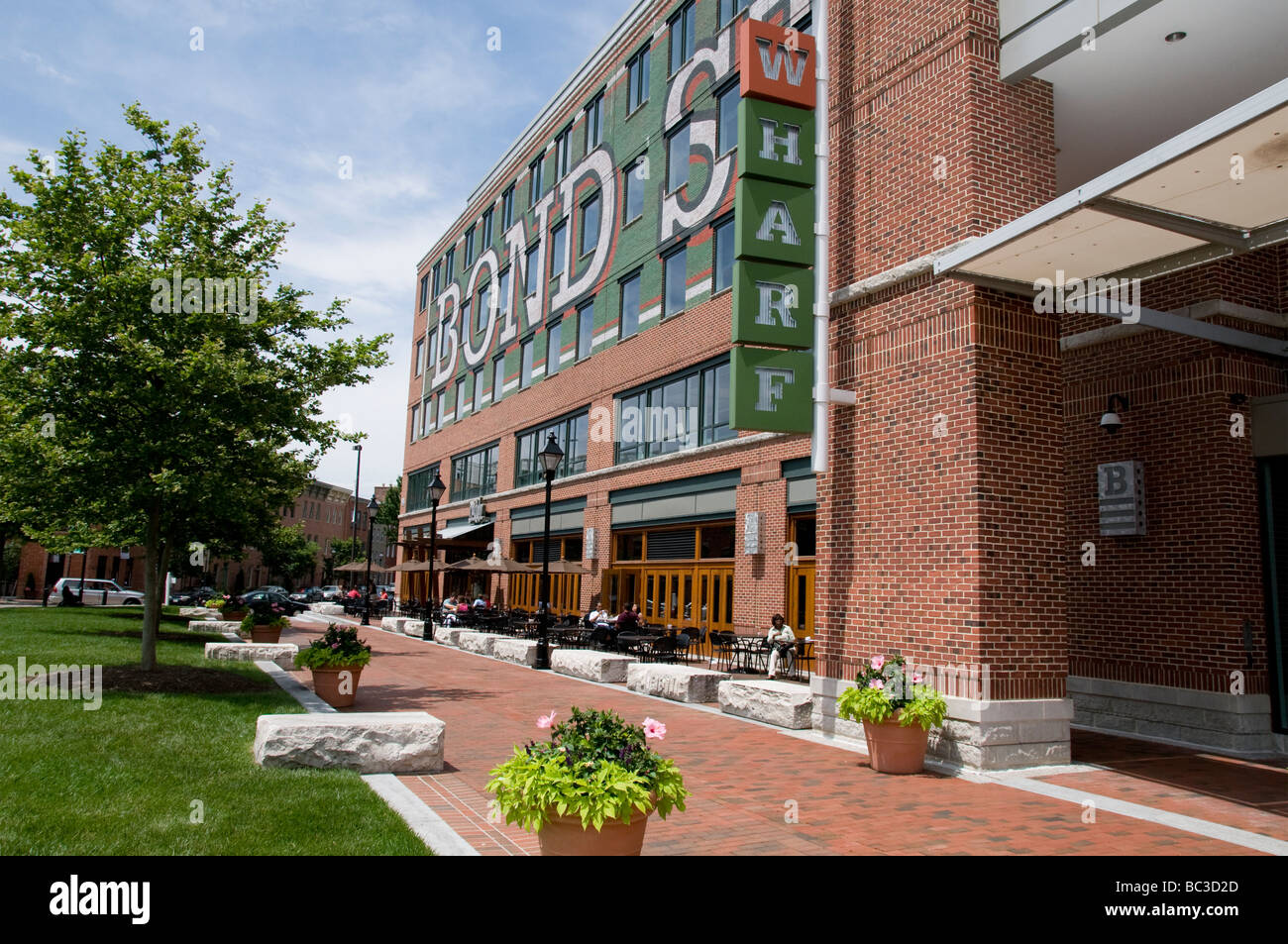 Baltimore harbor construction hi-res stock photography and images - Alamy