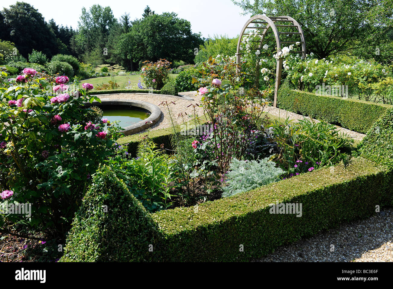 Boxed hedges in an English Garden in Somerset, UK Stock Photo - Alamy
