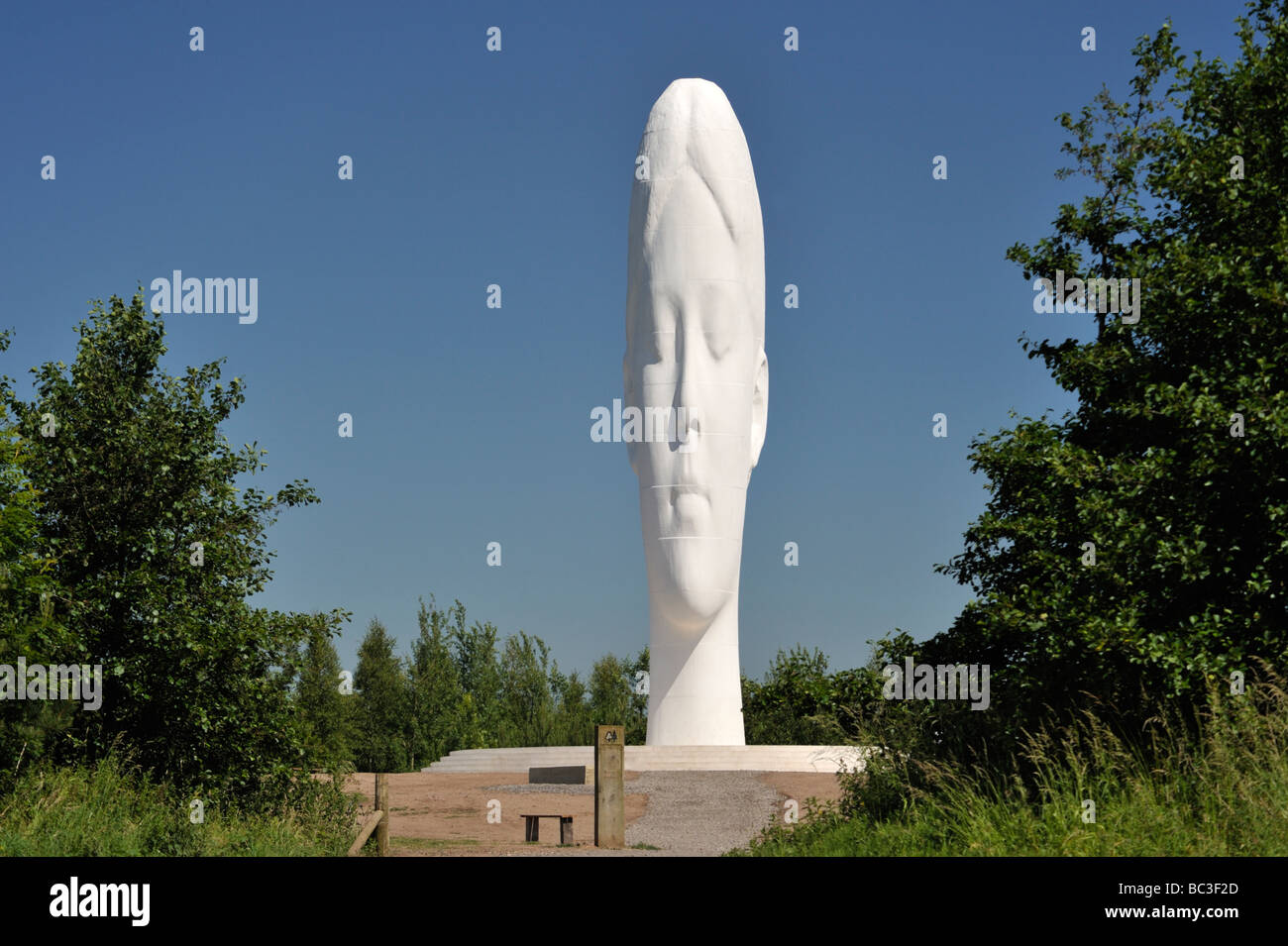 "Dream", outdoor sculpture by Jaume Plensa. Sutton Manor, St.Helens ...