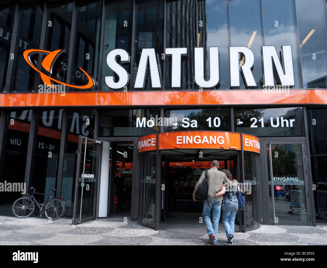 Saturn Store Stock Photos & Saturn Store Stock Images - Alamy