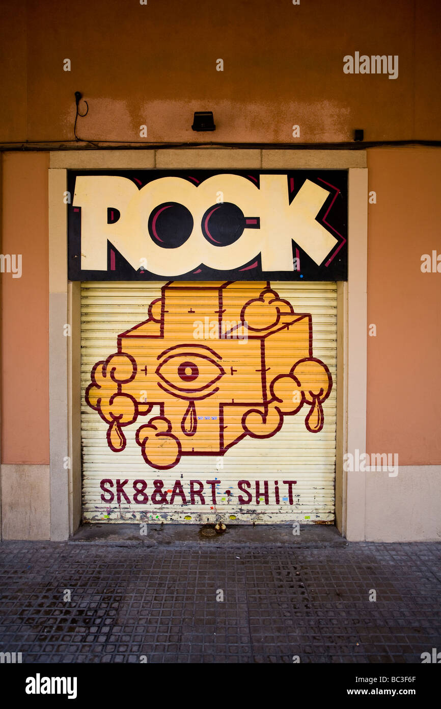 Graffiti shop shutters hi-res stock photography and images - Alamy