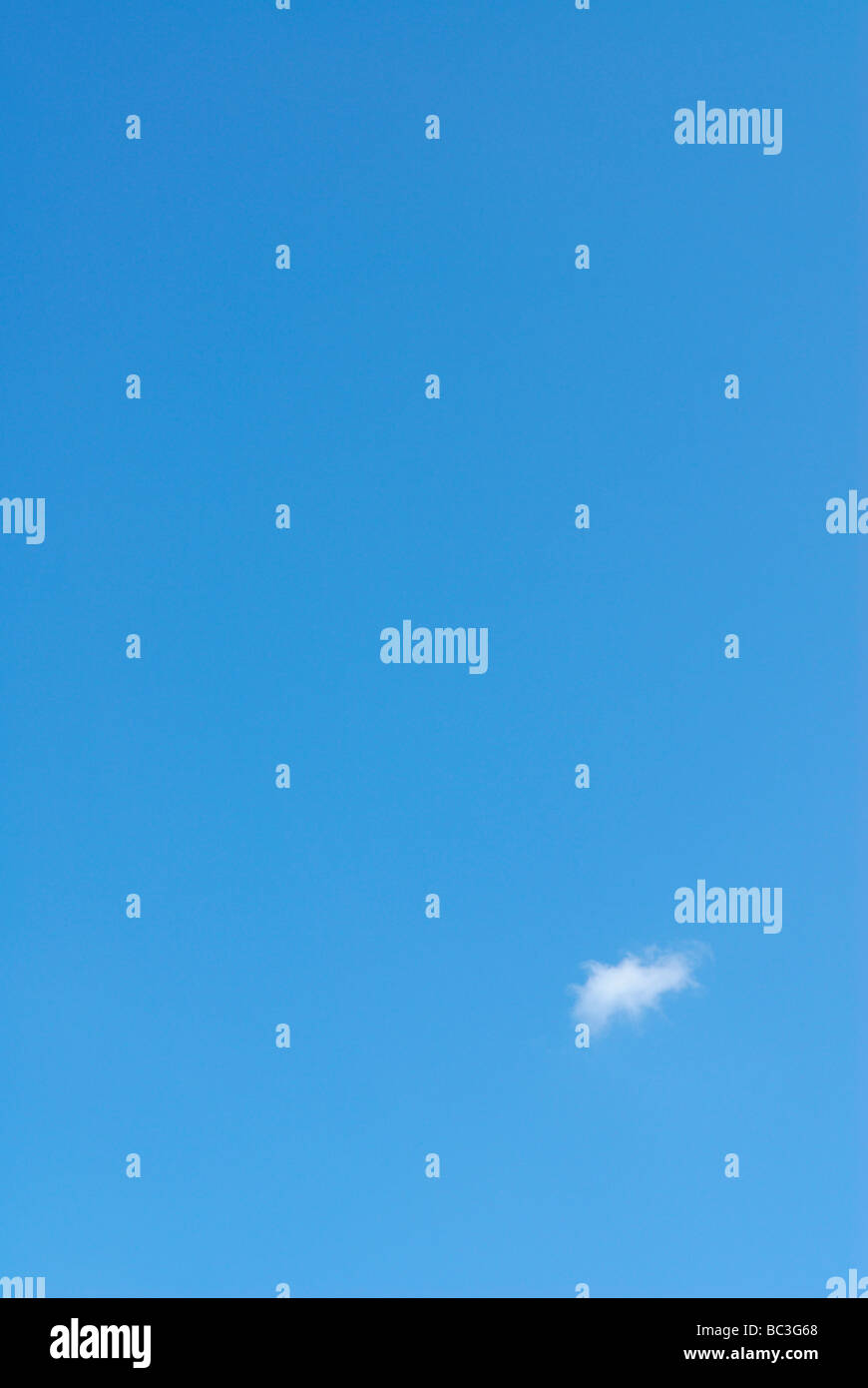 Single fluffy white cloud hi-res stock photography and images - Alamy