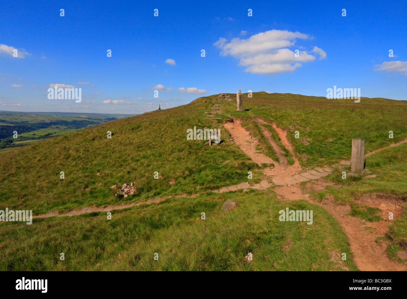 Crossing of the Pennine Way and Calderdale Way at Long Stoop on ...