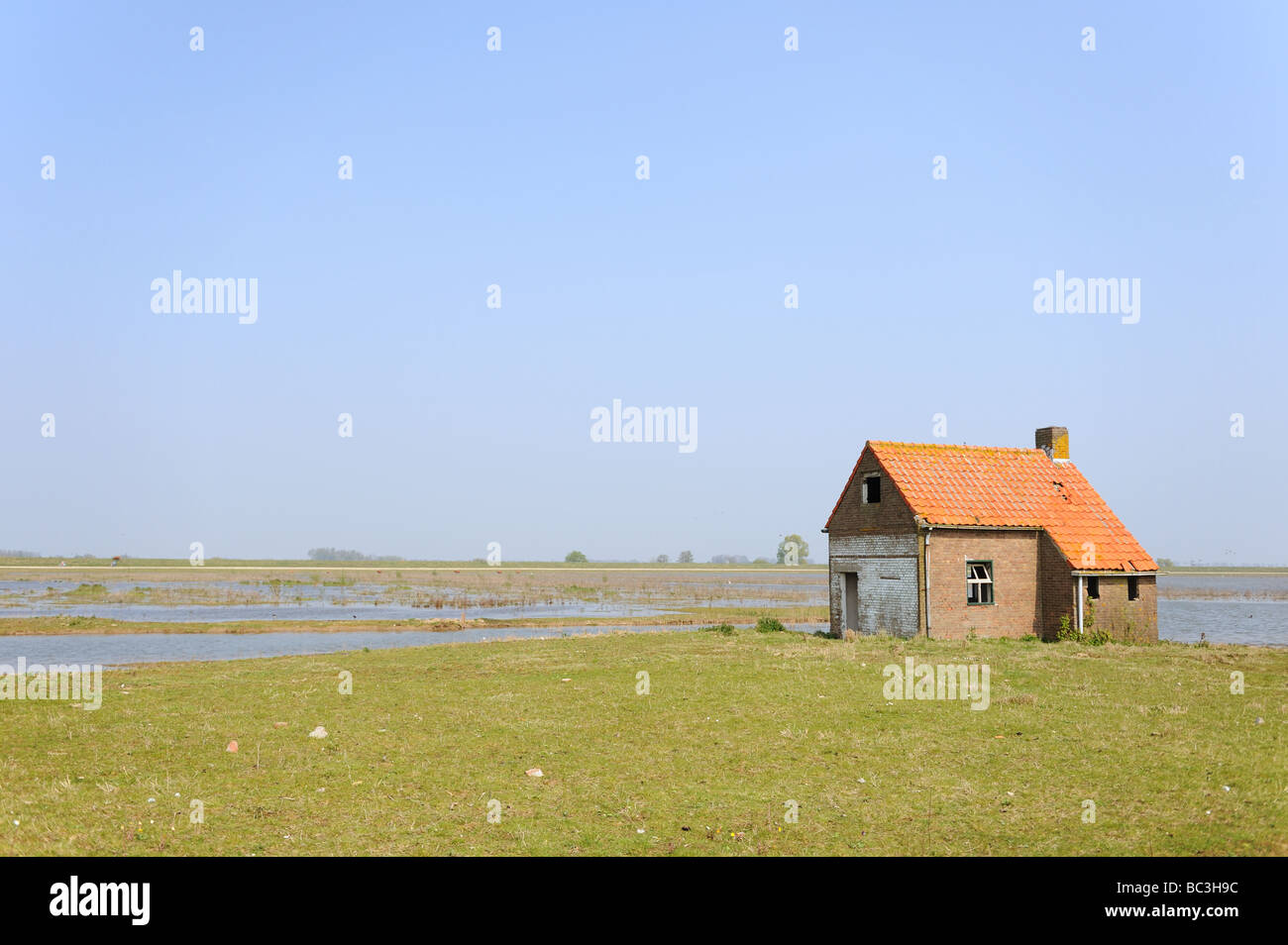 Uninhabitable hi-res stock photography and images - Alamy