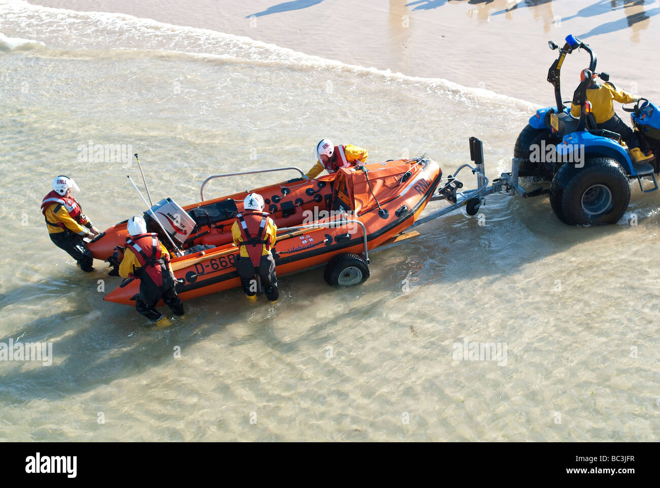 Inflatable rescue boat hi-res stock photography and images - Alamy