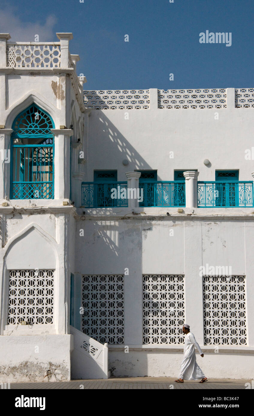 Street scene typical white houses in Mutrah Muscat Oman Stock Photo - Alamy