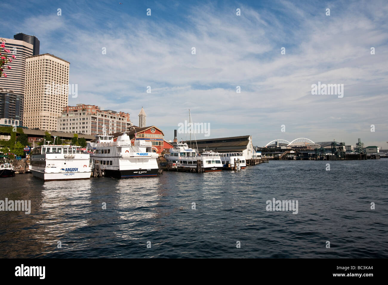 View of Seattle waterfront Stock Photo - Alamy