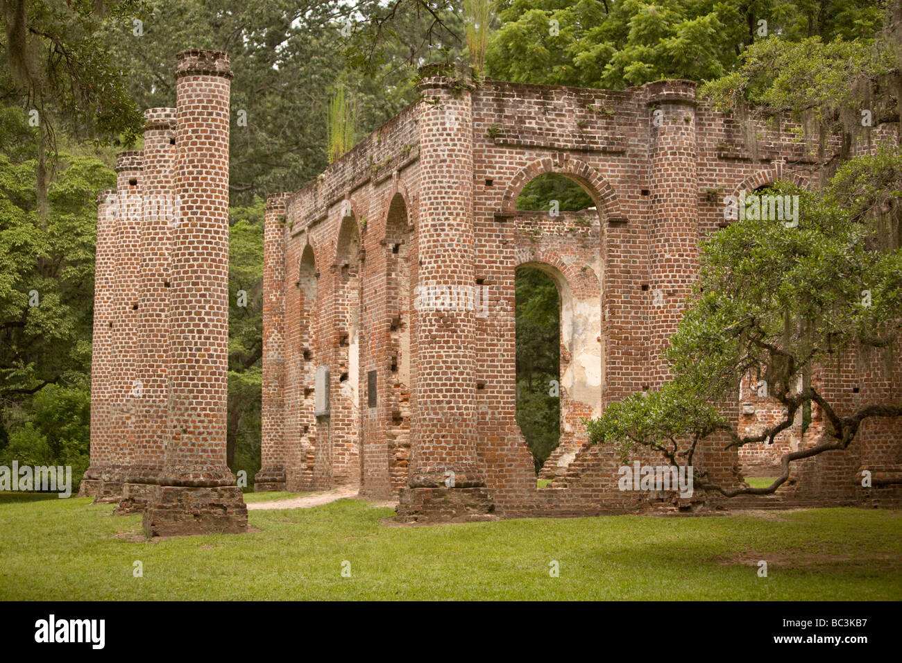 Sheldon Church Ruins in South Carolina Stock Photo - Alamy