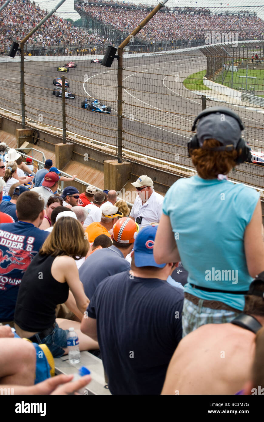 500 fans hi-res stock photography and images - Alamy