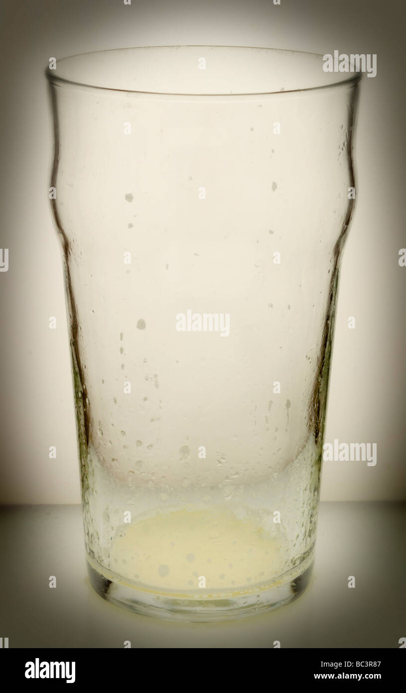 Empty Pint Glass Stock Photo - Alamy