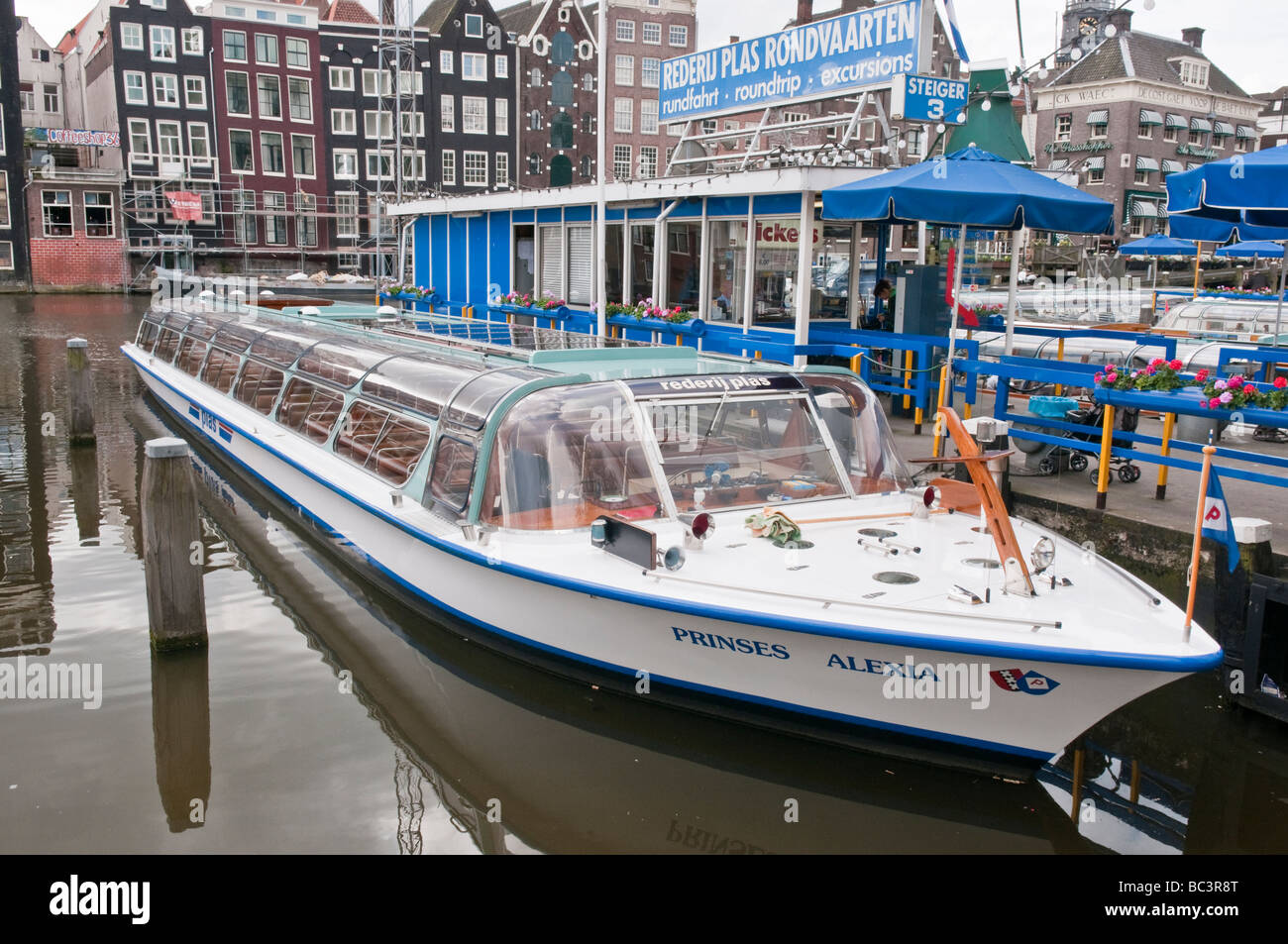Canal bus on an Amsterdam Canal Stock Photo - Alamy