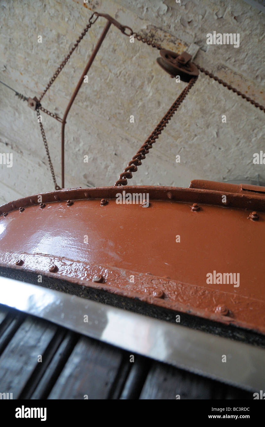 Brewing mash tun hi-res stock photography and images - Alamy