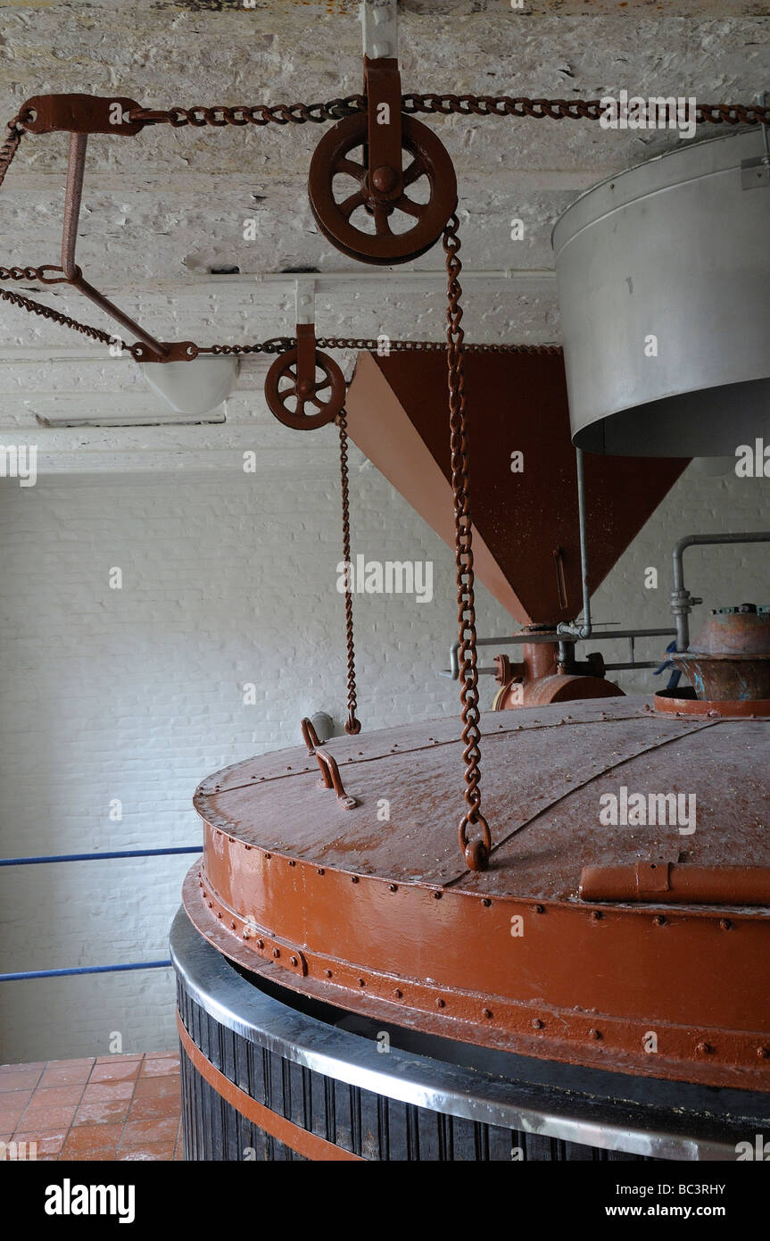 Mash tun beer hi-res stock photography and images - Alamy