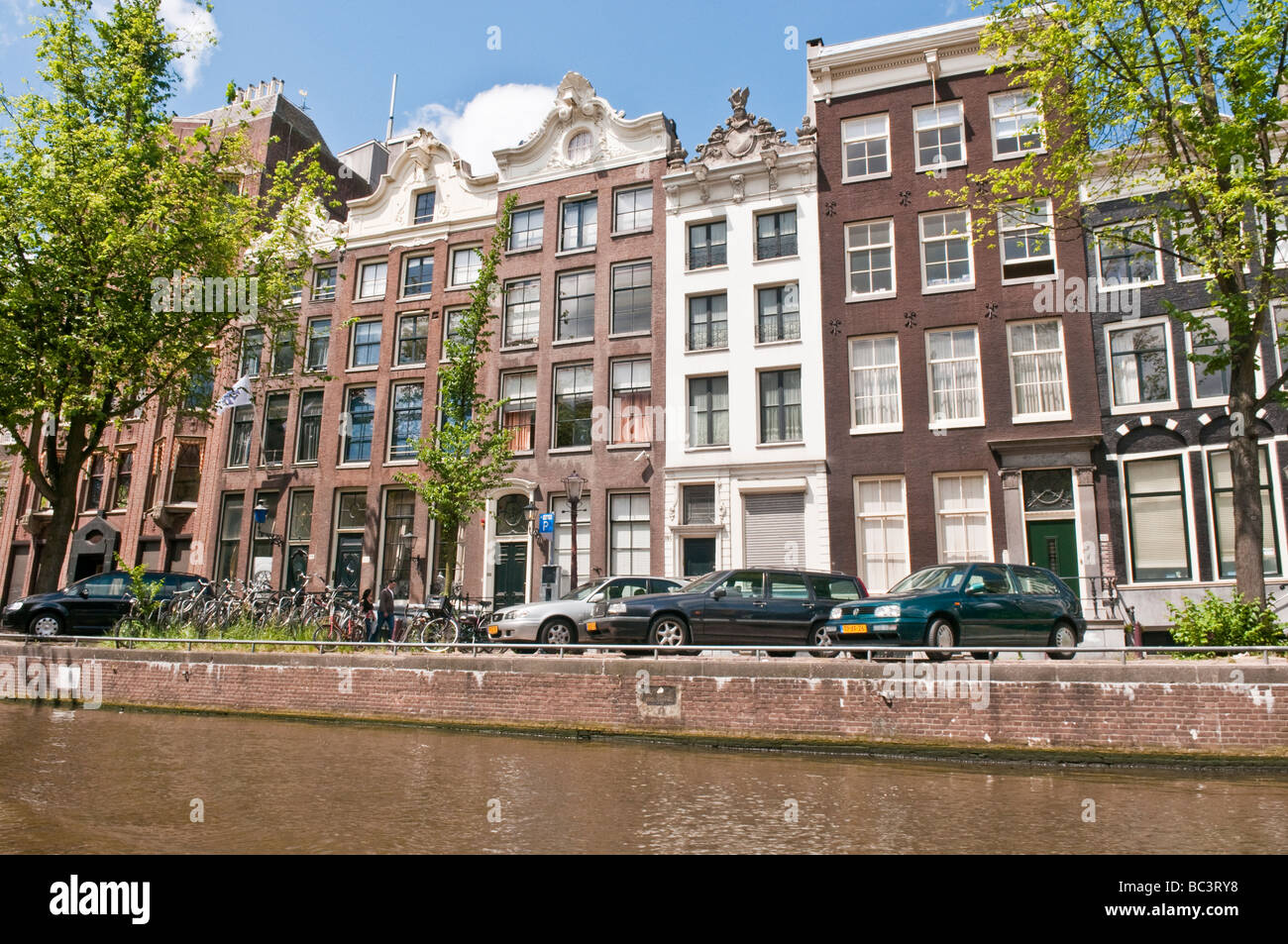 Dutch houses canal amsterdam hi-res stock photography and images - Alamy
