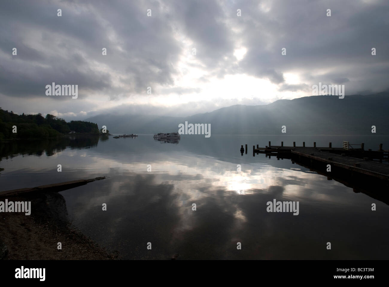 Tarbet pier hi-res stock photography and images - Alamy