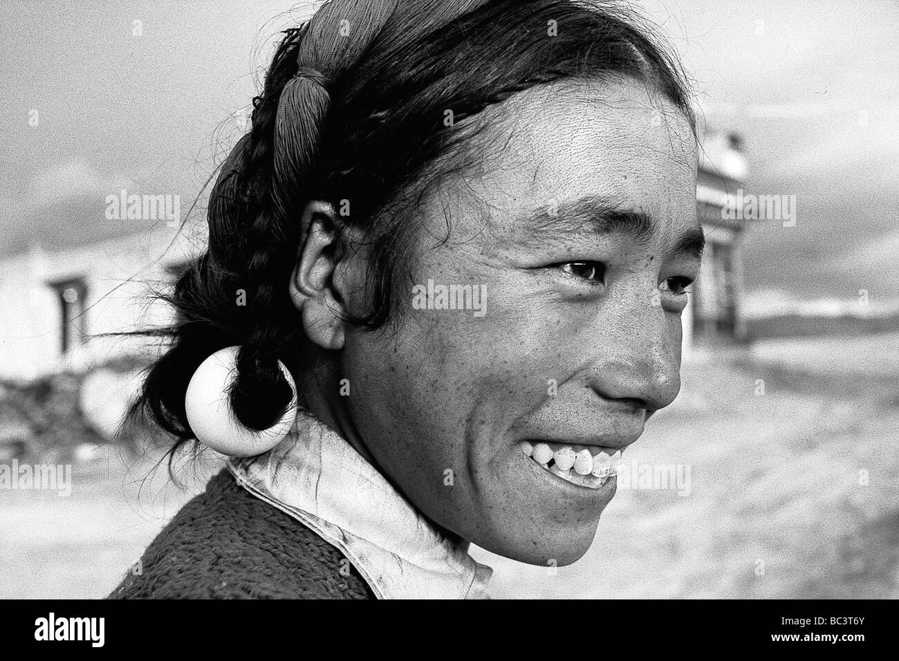 Old tingri hi-res stock photography and images - Alamy