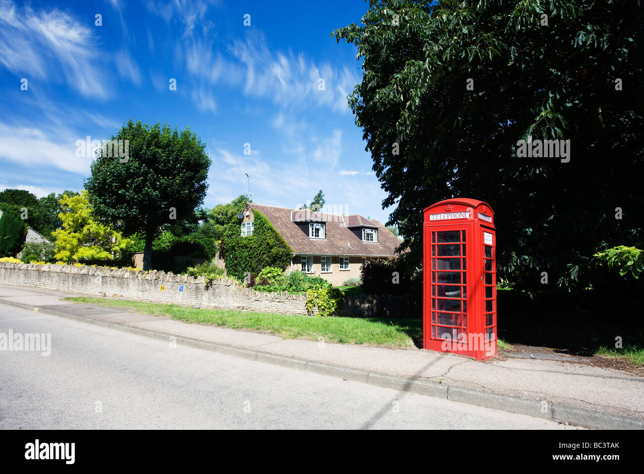 Red telephone box, Cranford, Northamptonshire, England, UK Stock Photo ...
