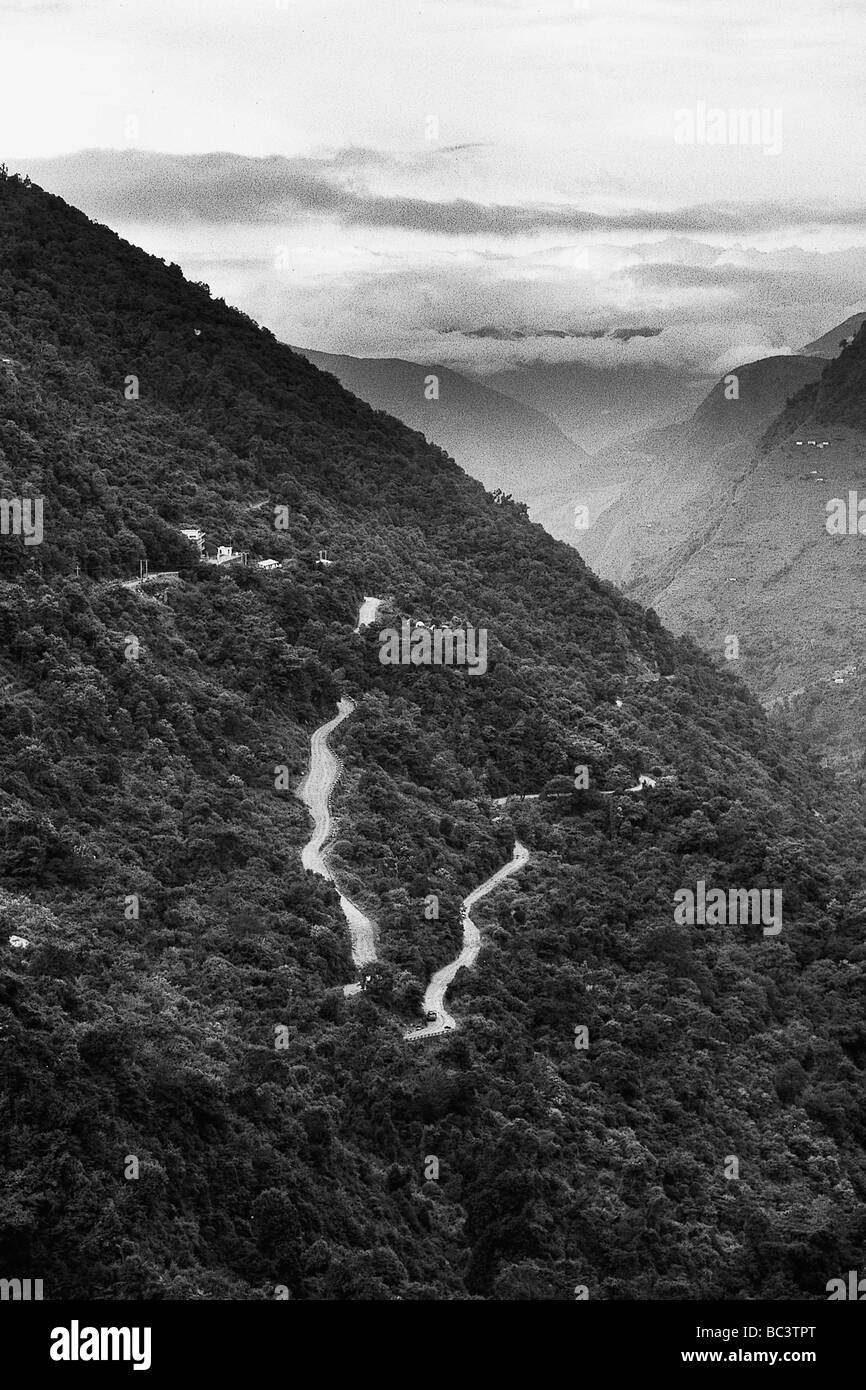 friendship highway the road Stock Photo - Alamy