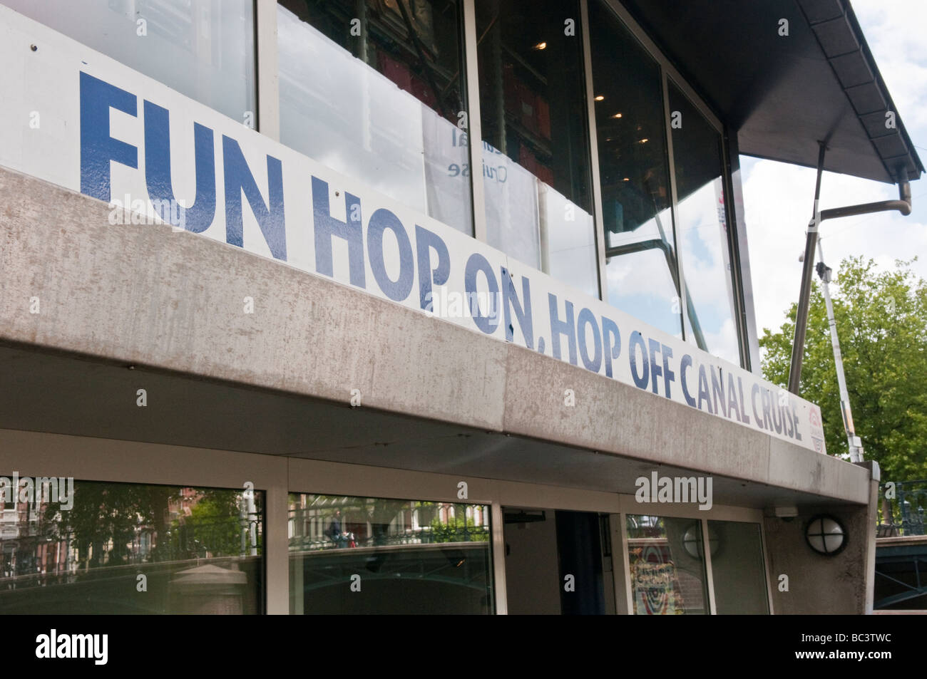 Hop on hop off sign hi-res stock photography and images - Alamy