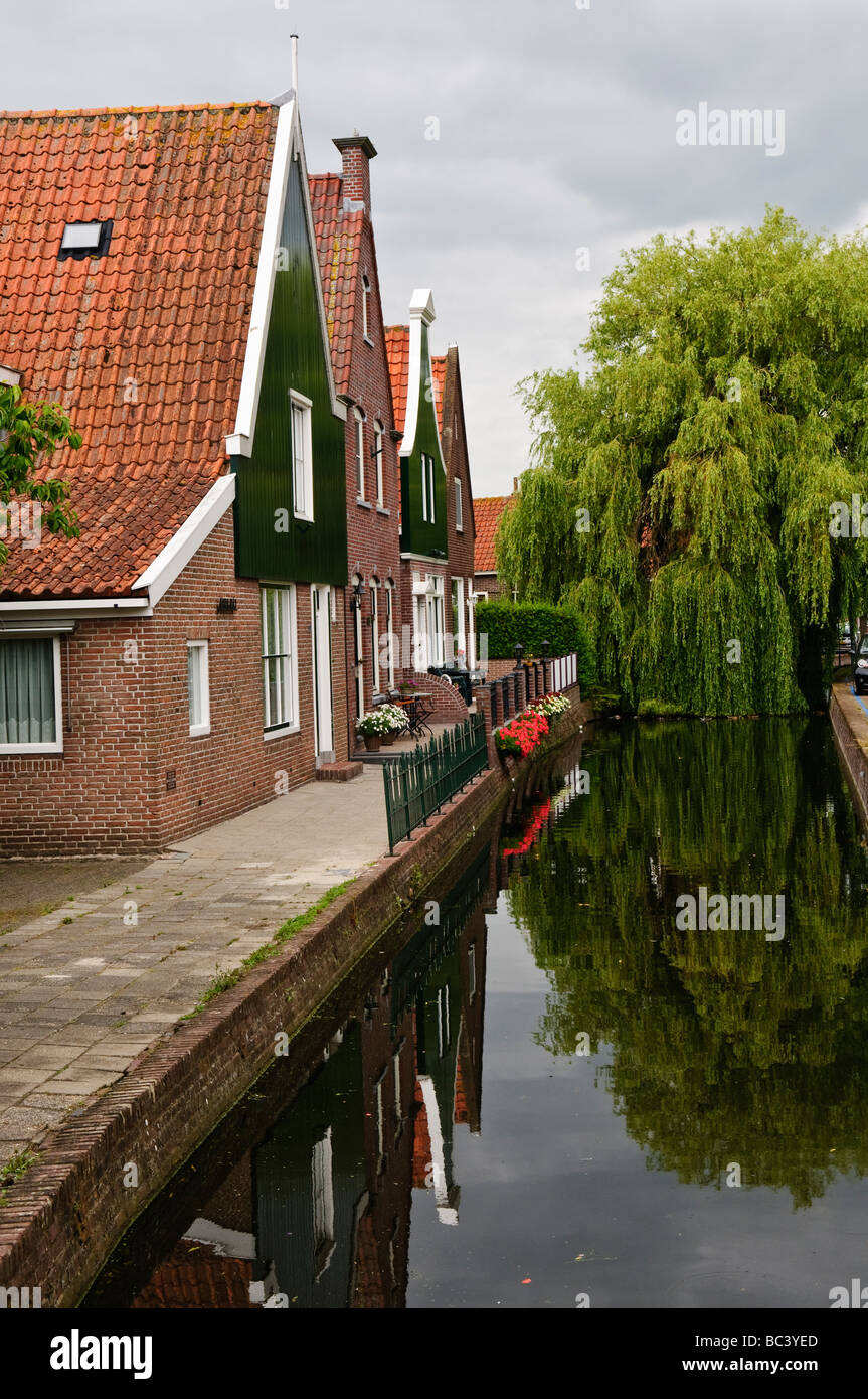 Old buildings beside a canal hi-res stock photography and images - Alamy