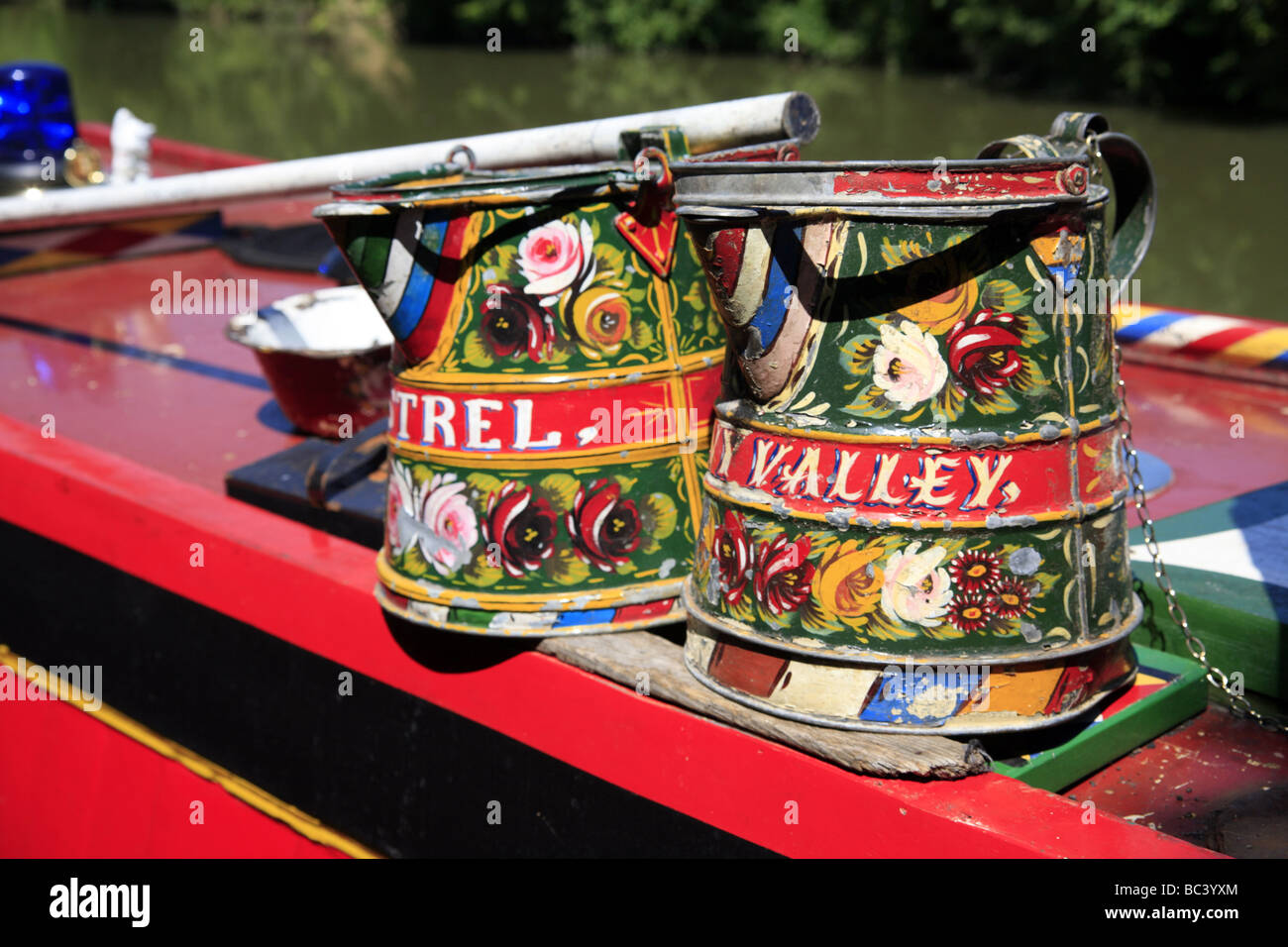 Canal art on narrowboat hi-res stock photography and images - Alamy