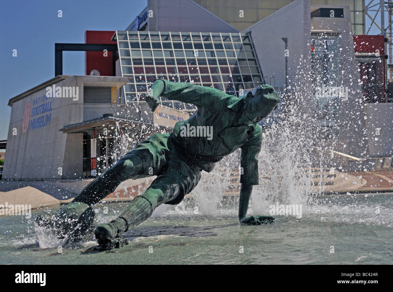 "The Splash", sculpture of Tom Finney, by Peter Hodgkinson. Deepdale ...