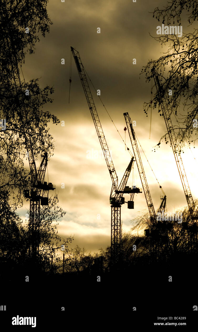 Cranes against the sun hi-res stock photography and images - Alamy
