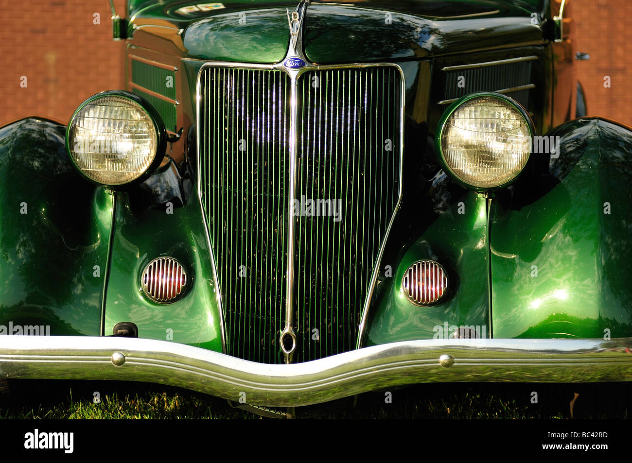 Vintage car display show! Stock Photo - Alamy