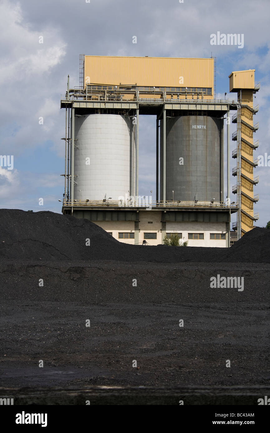 Coal silo hi-res stock photography and images - Alamy