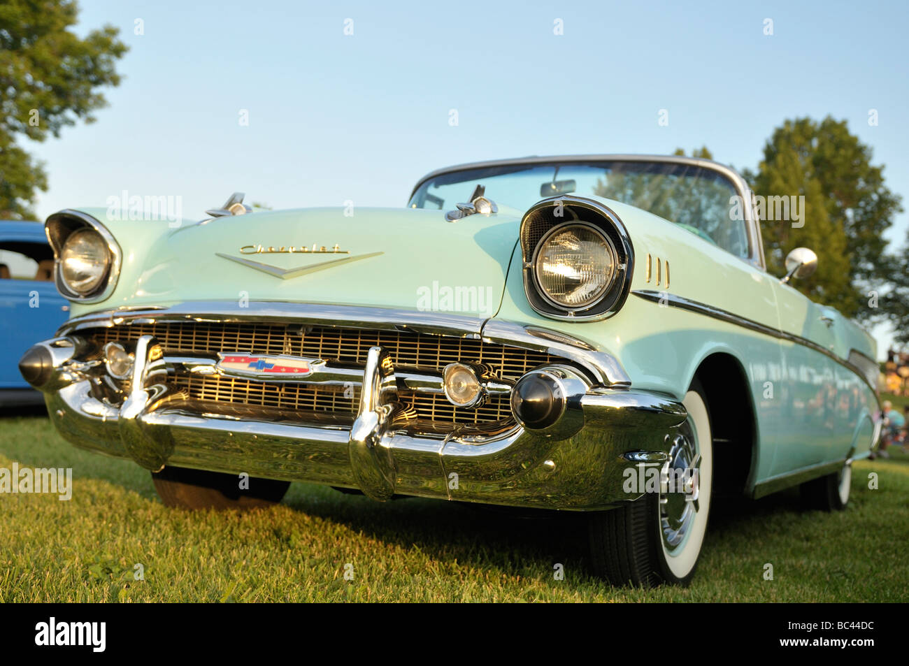 Vintage car horn display hi-res stock photography and images - Alamy