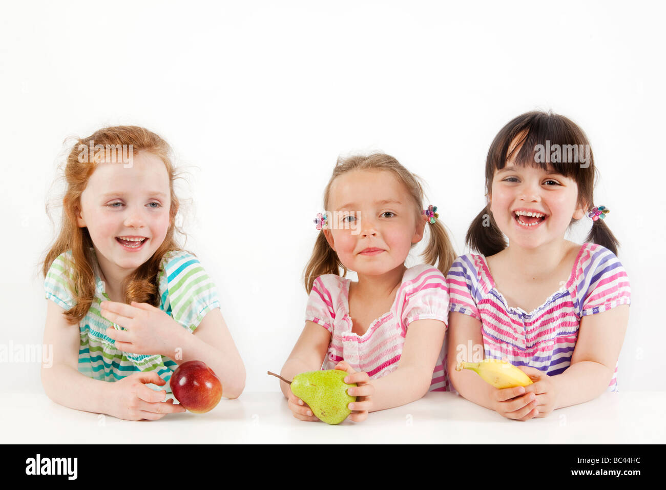 Children eat happy kids hi-res stock photography and images - Alamy