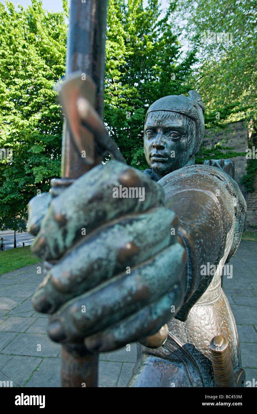 bronze robin hood statue nottingham next to the castle Stock Photo - Alamy