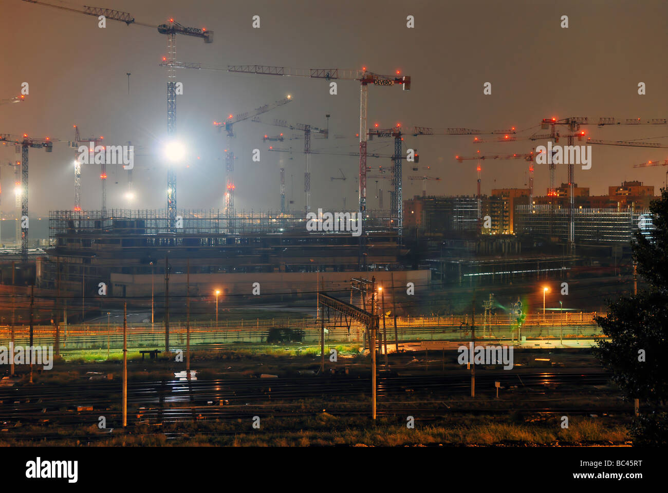 Housebuilding hi-res stock photography and images - Alamy
