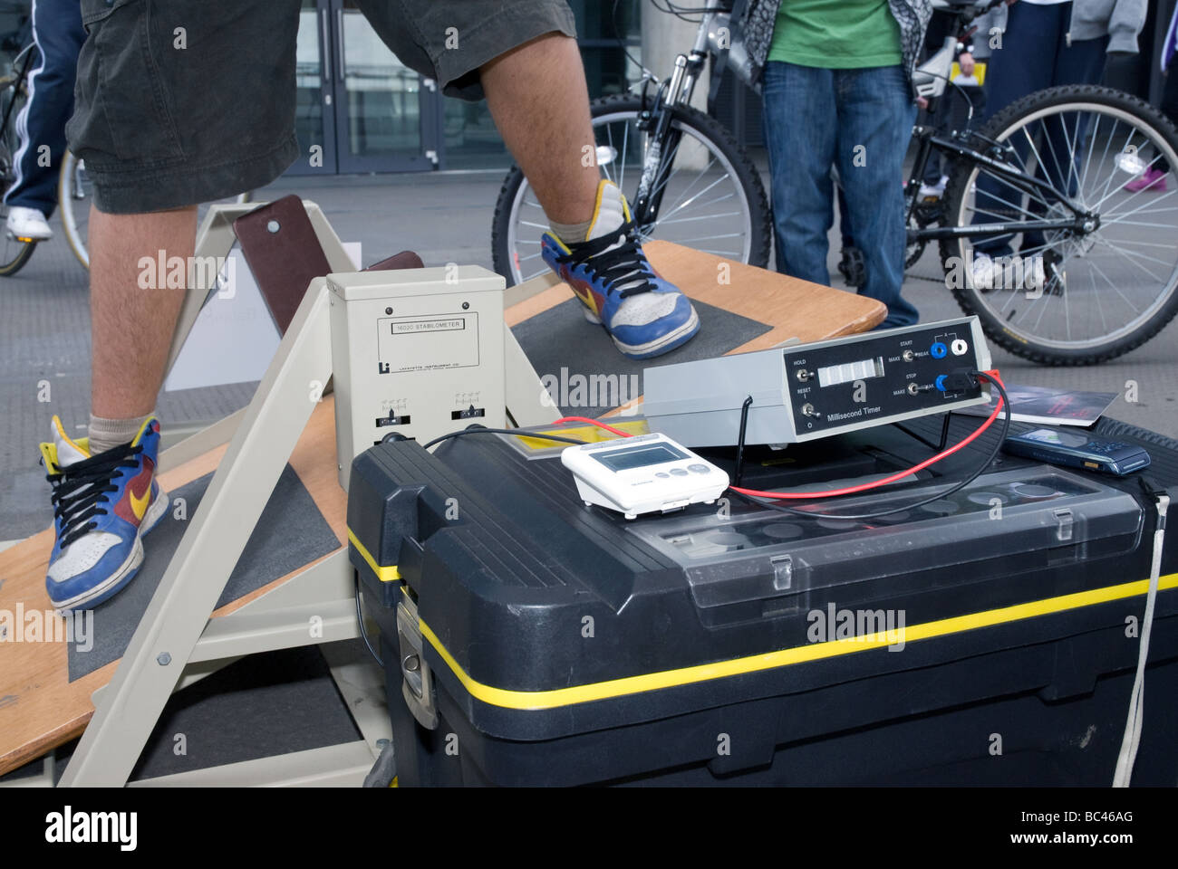 Balance machine hi-res stock photography and images - Alamy
