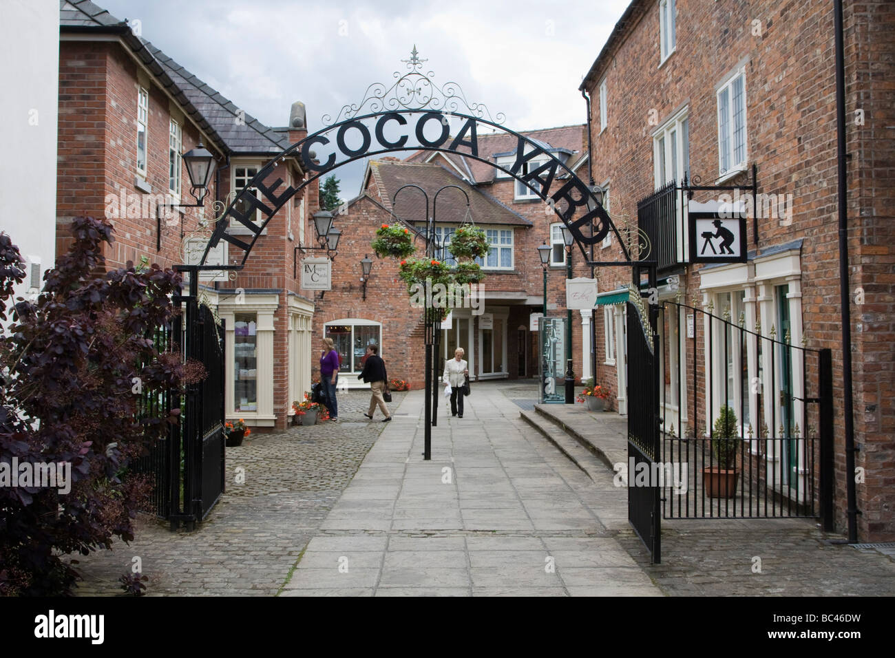Nantwich town centre shops hi-res stock photography and images - Alamy