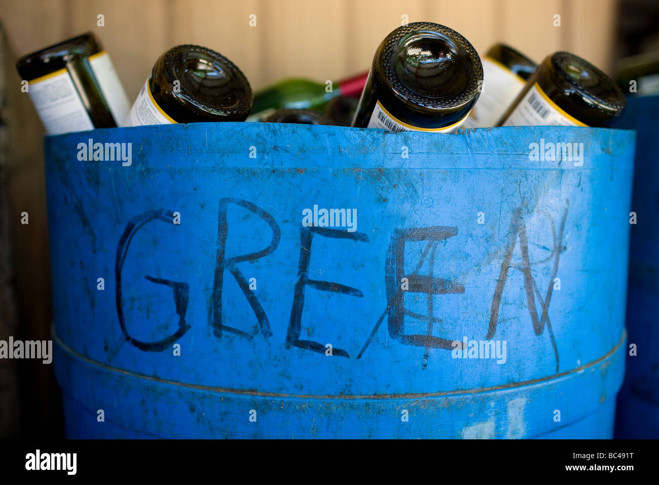 Glass green recycle recycling hi-res stock photography and images - Alamy
