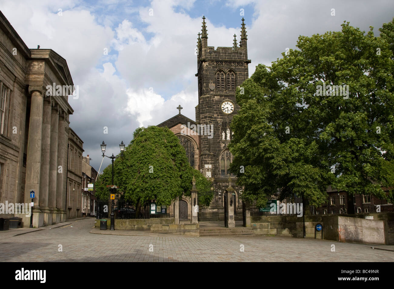 Historic village cheshire hi-res stock photography and images - Alamy