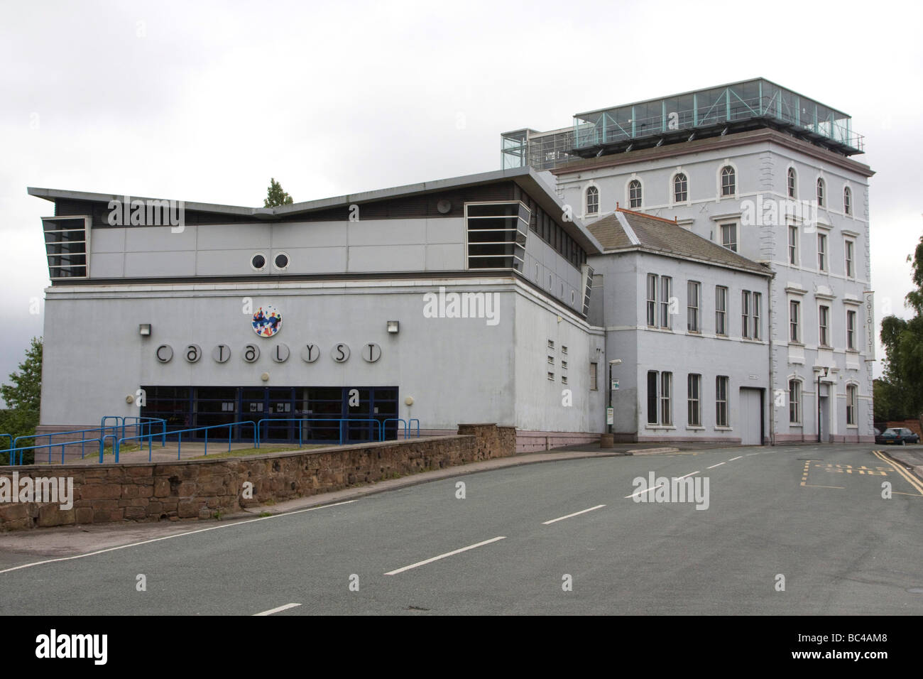 Widnes shopping centre hi-res stock photography and images - Alamy