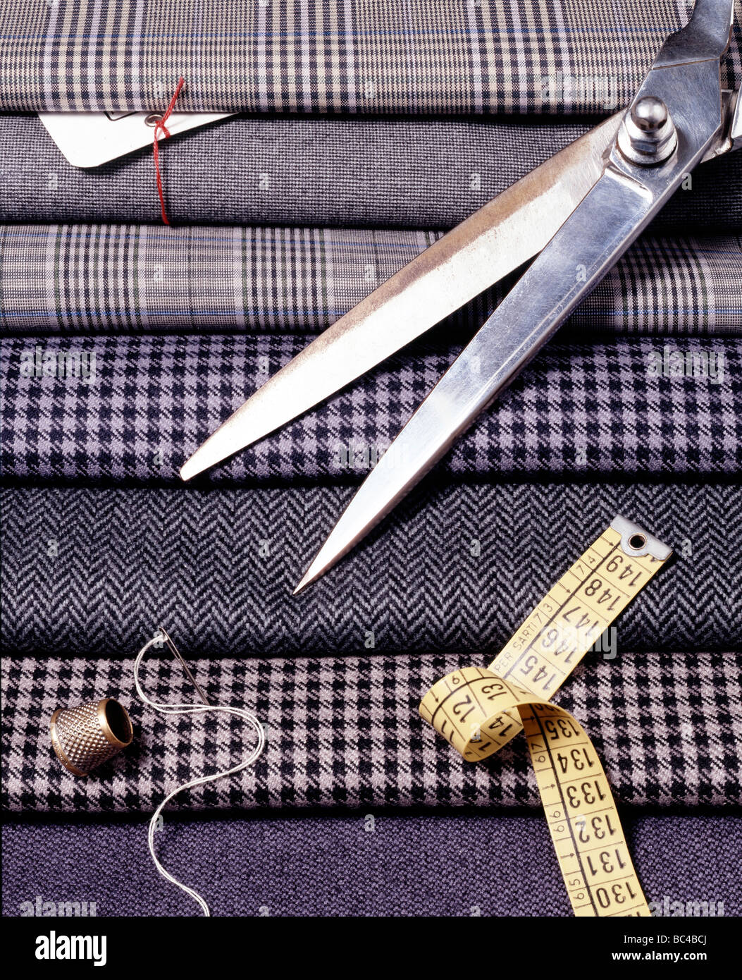 Tailors thimble hi-res stock photography and images - Alamy